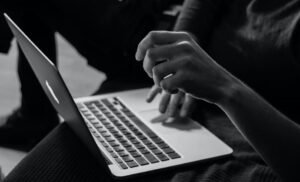 10 Uses of Internet in Daily Life - Tech Hyme